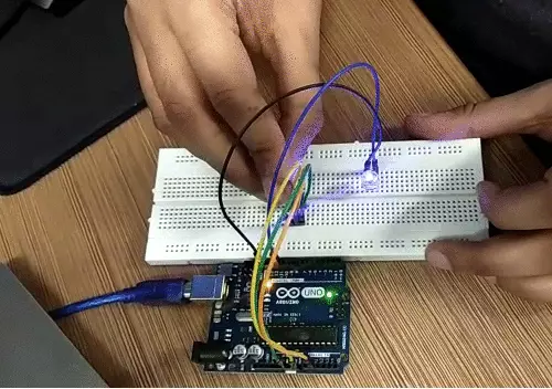 Arduino ਵਿੱਚ ਇੱਕ ਪੋਟੈਂਸ਼ੀਓਮੀਟਰ ਨਾਲ LED ਨੂੰ ਕਿਵੇਂ ਕੰਟਰੋਲ ਕਰਨਾ ਹੈ 10140_6