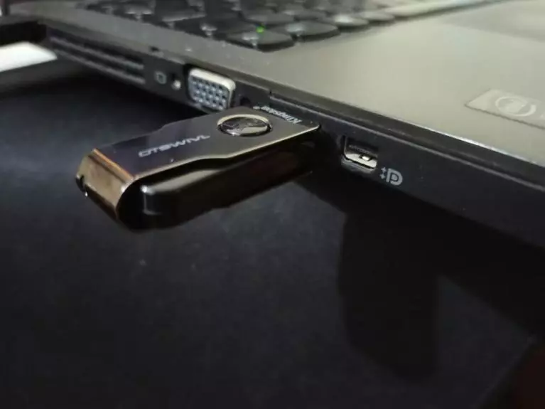របៀបភ្ជាប់ USB drive នៅក្នុង CentOS 198_1