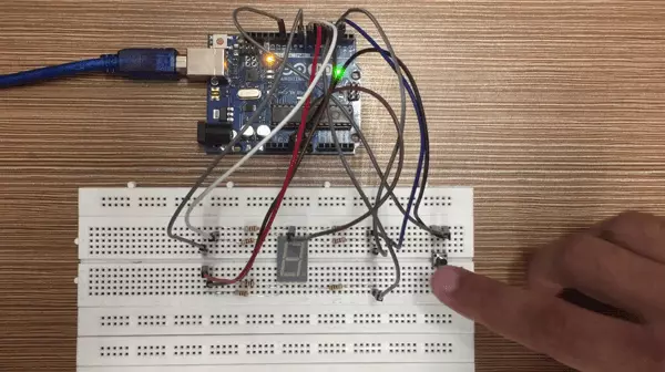 Πώς να φτιάξετε ψηφιακά ζάρια χρησιμοποιώντας 7 Segment και Arduino Uno 6150_4