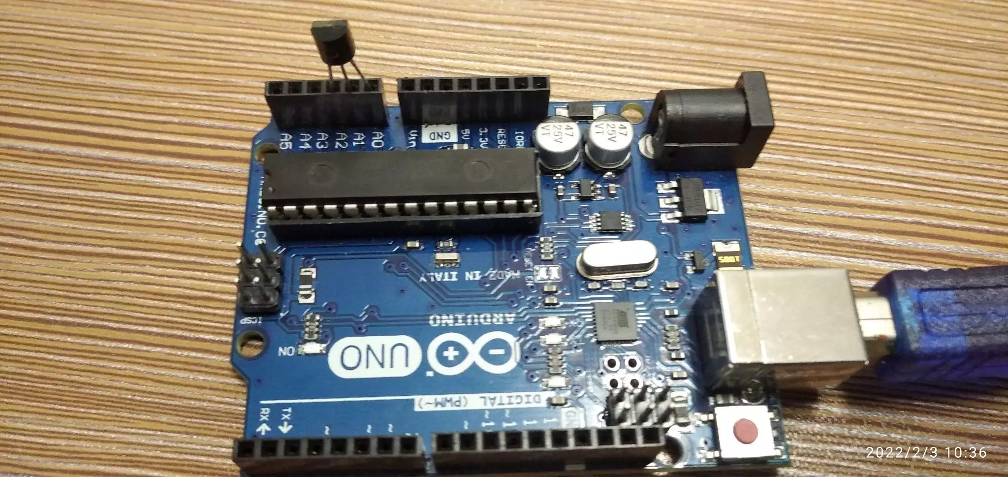 כיצד נמדדת טמפרטורה באמצעות Arduino 7981_2