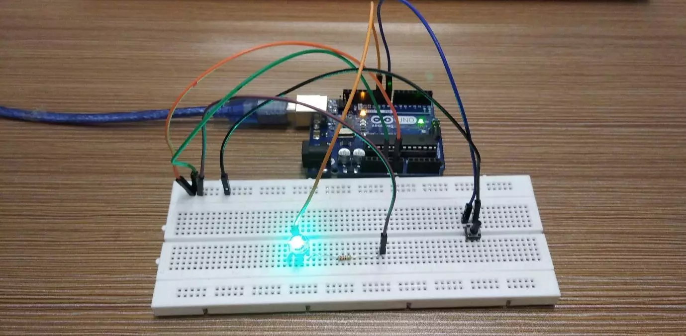 כיצד להחליף LED באמצעות כפתורי לחיצה - Arduino Uno 7994_4