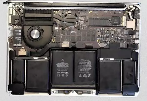 “MacBook Pro Hinges” -i nädip berkitmeli 857_2